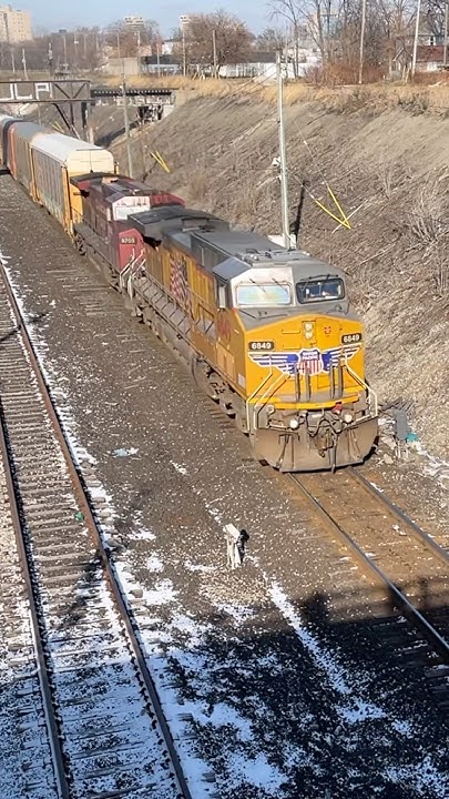UP leads CPKC Train 734! UP 6849 takes lead into Canada! 🚂🔥 - YouTube