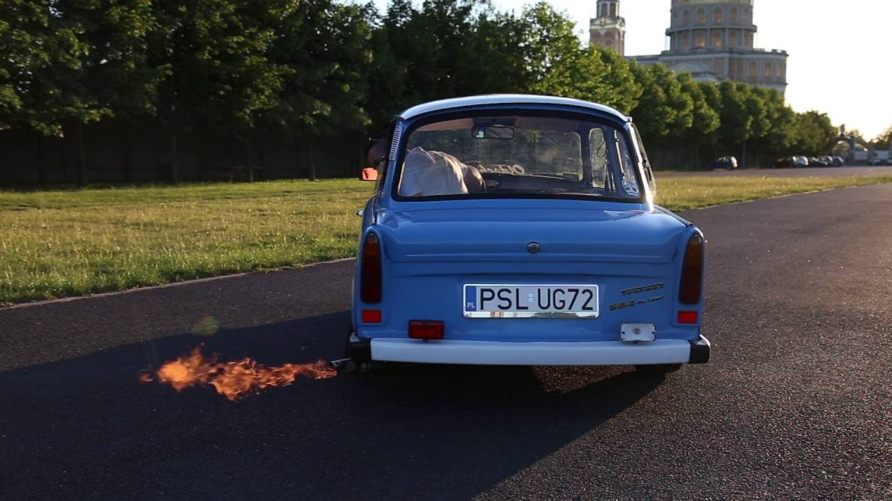 Trabant 601 deLuxe blue Borek - smoking cans - YouTube