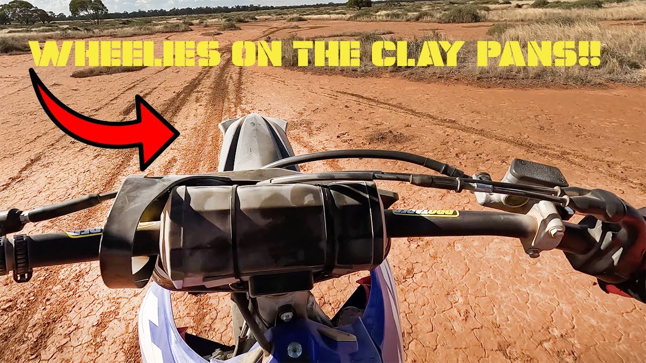 Tearing up the clay pans in NSW!! - YouTube