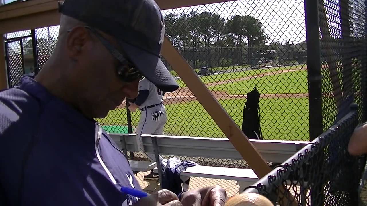 Jake Wood fmr MLB Player signing autographs - YouTube