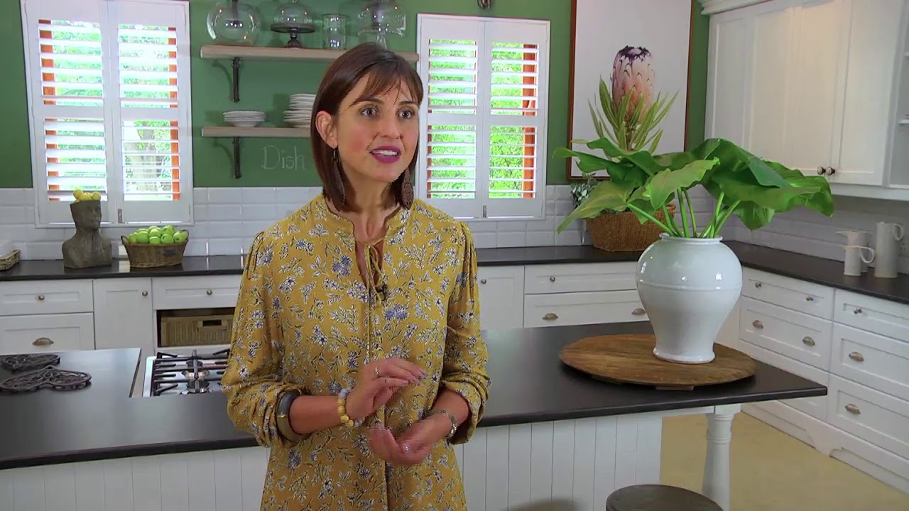 Tjhoko Paint - Chalk painting your kitchen - YouTube