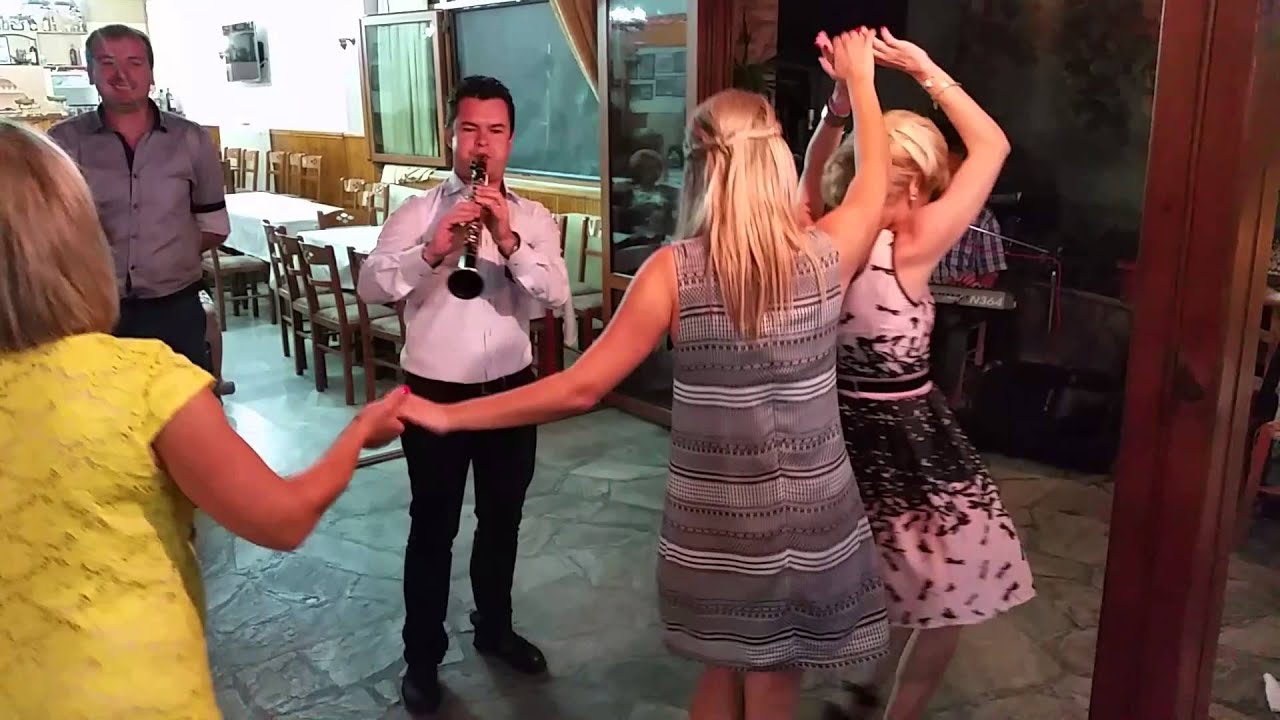 ΑΛΕΞΙΑ ΤΣΑΚΙΡΗ ΣΤΑ ΚΑΛΥΒΙΑ ΣΕΡΝΕΙ ΠΡΩΤΗ ΤΟ ΧΟΡΟ, ΖΙΑΚΟΣ ΓΙΑΝΝΗΣ ΚΛΑΡΙΝΟ ...