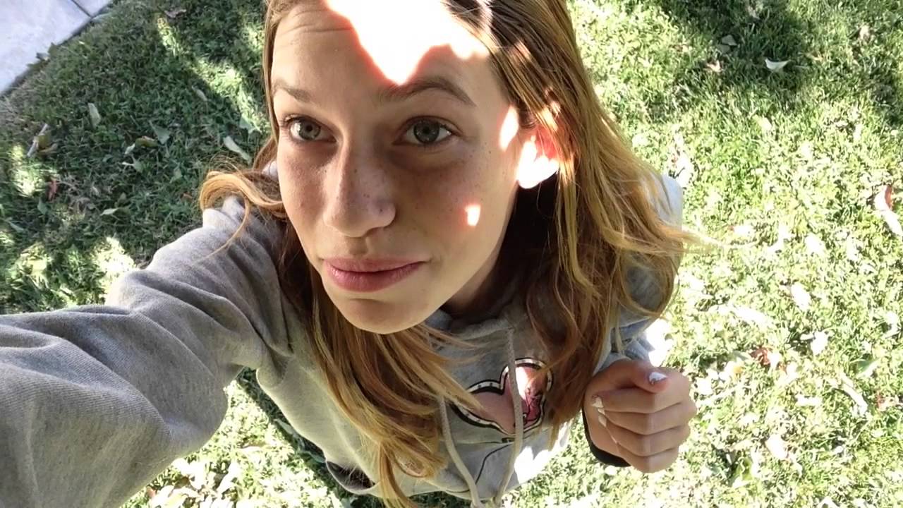 Kayla Shows You Types Of People Outside - YouTube
