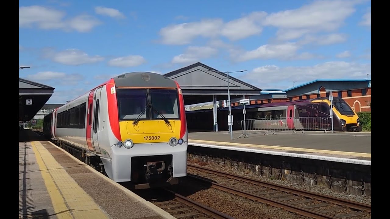 Great Western Railway GWR Class 175 175002 departing from Newton Abbot ...