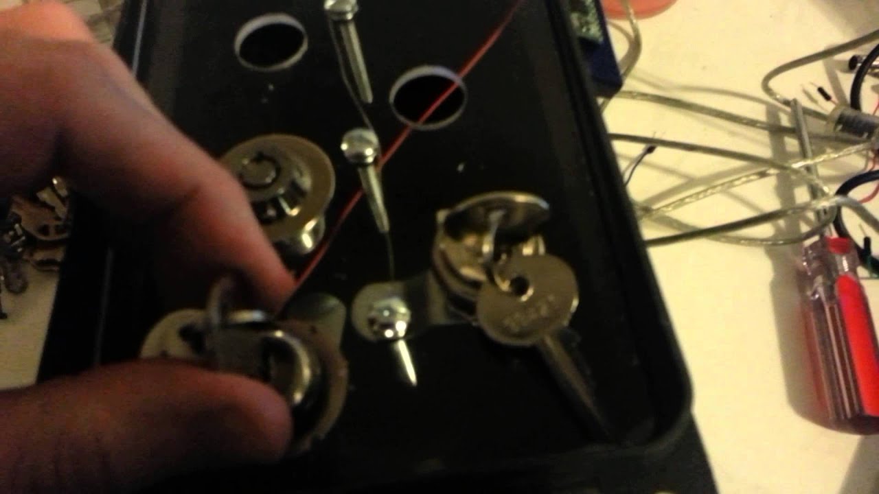 Lock Picking Game: Early Stages - YouTube