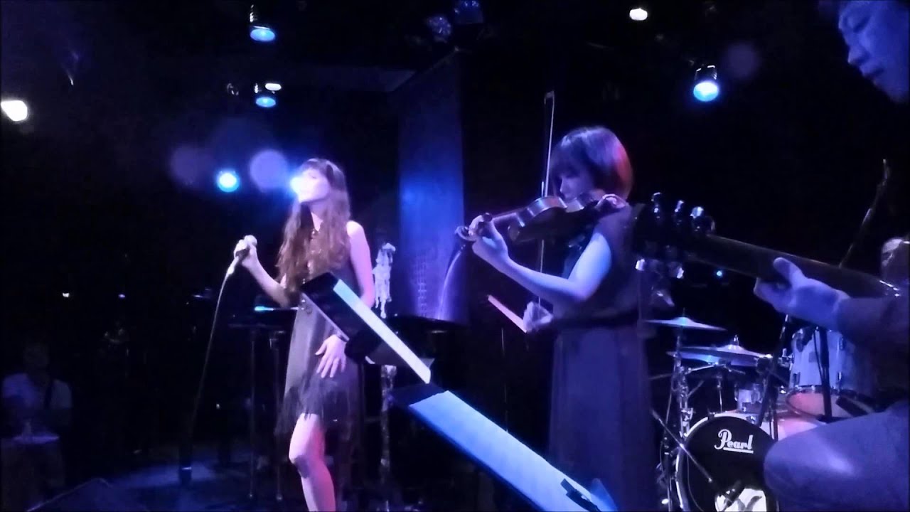 Emi-ra 「あいしてる」 - YouTube