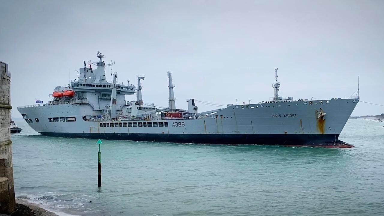 Auxiliary tanker RFA Wave Knight arrives in Portsmouth - YouTube