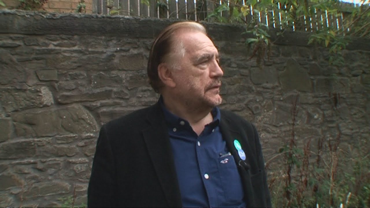 Brian Cox returns to Dundee for yes campaign | Channel 4 News - YouTube