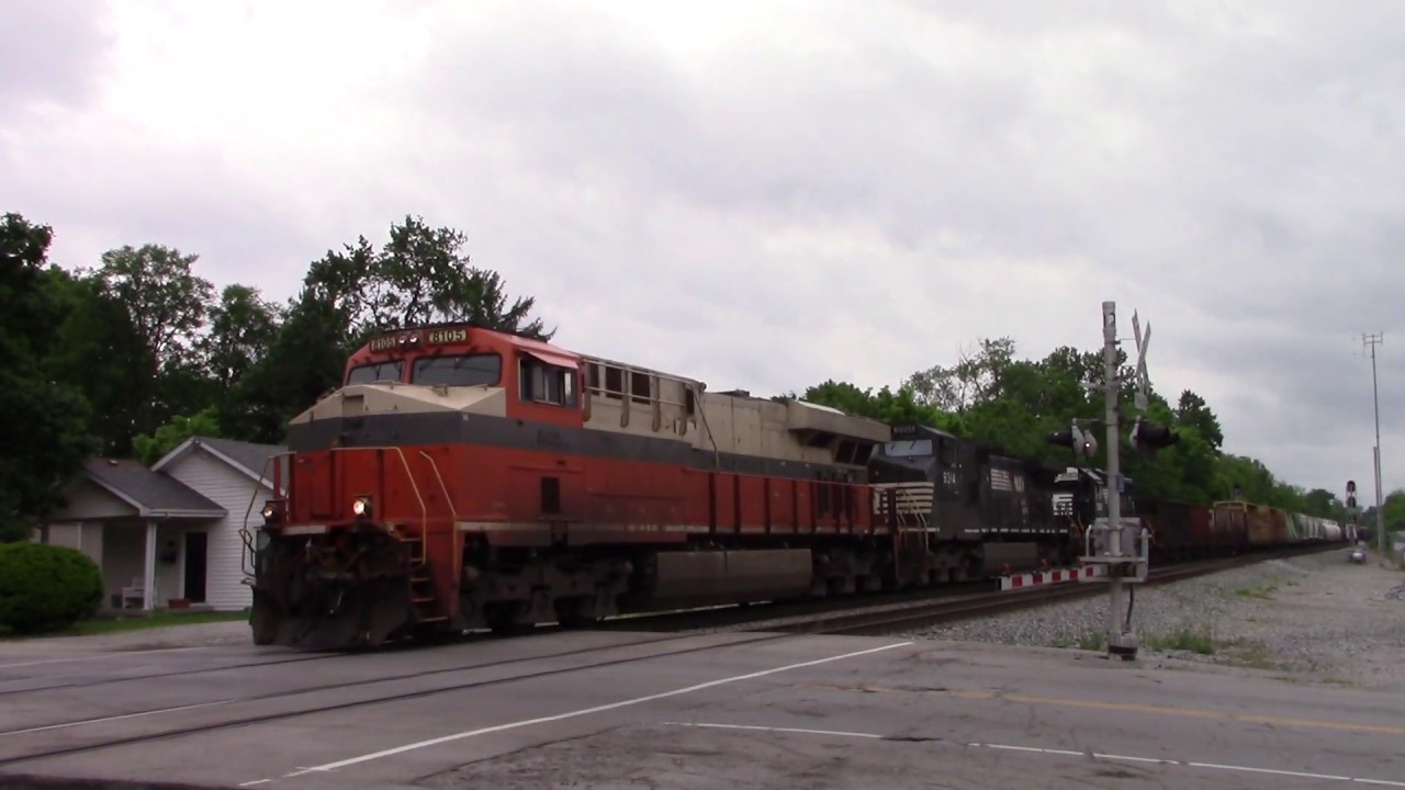 NORFOLK SOUTHERN Interstate GE ES44AC #8105 Heritage Unit Northbound ...