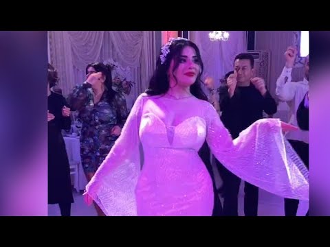 Bloger Sevinc həyat yoldaşı ilə toyunda möhtəşəm rəqs