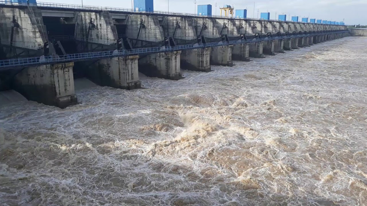 Gosekhurd dam | over flow | pawni nagpur | All 32 gates are opened ...
