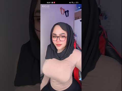 Novita mainin bibir-live bigo