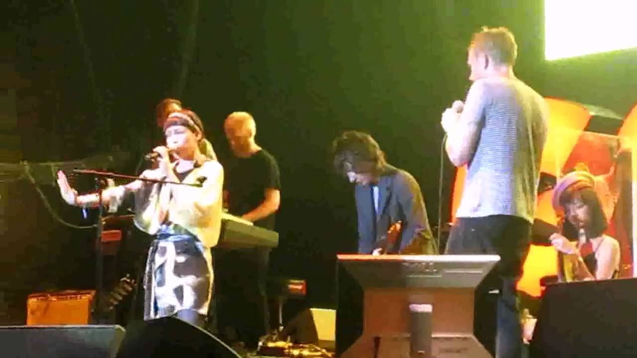 To Binge - Gorillaz live FIB Benicassim - YouTube