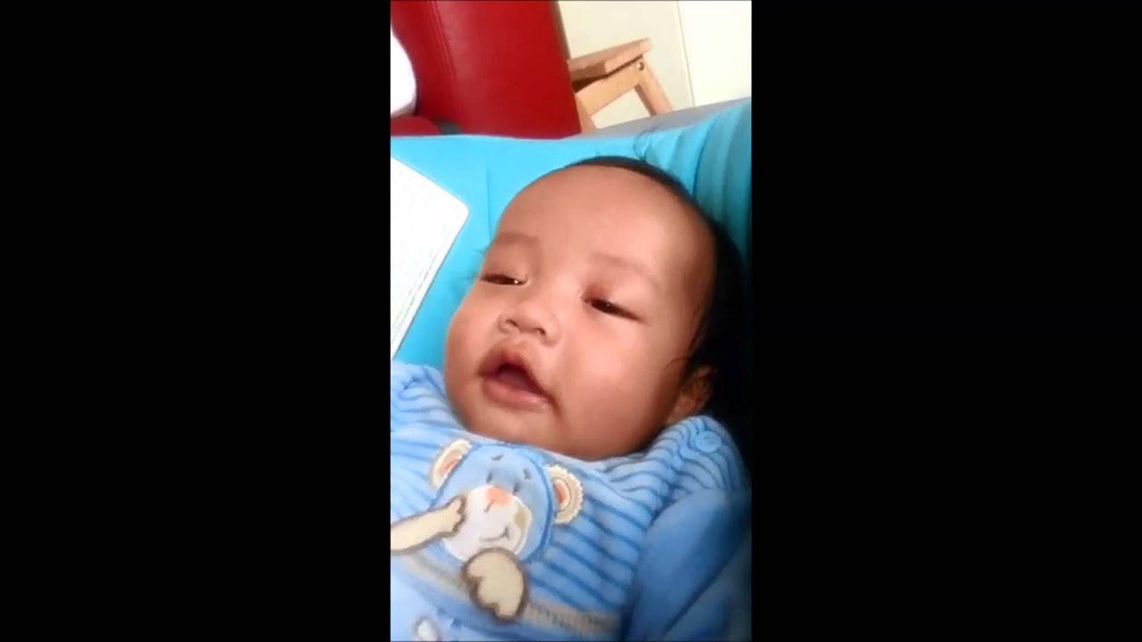Funny asian baby laughing - YouTube