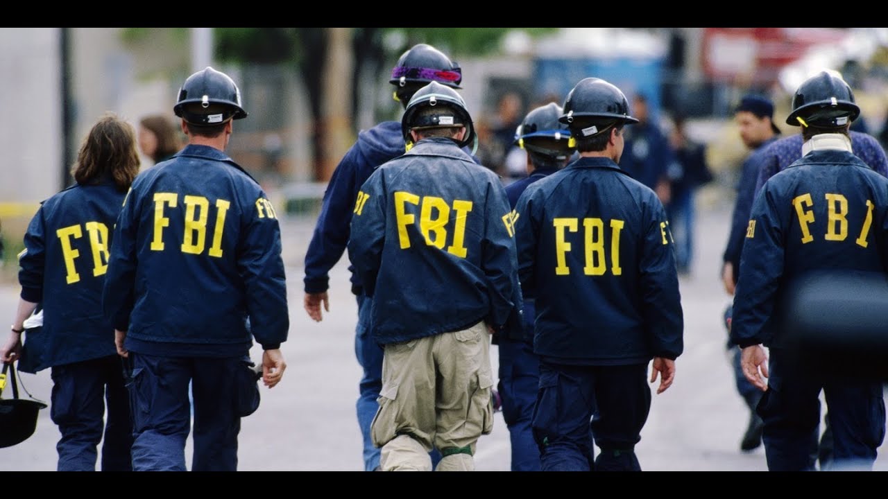 !El FBI allana el banco de puerto rico! - YouTube
