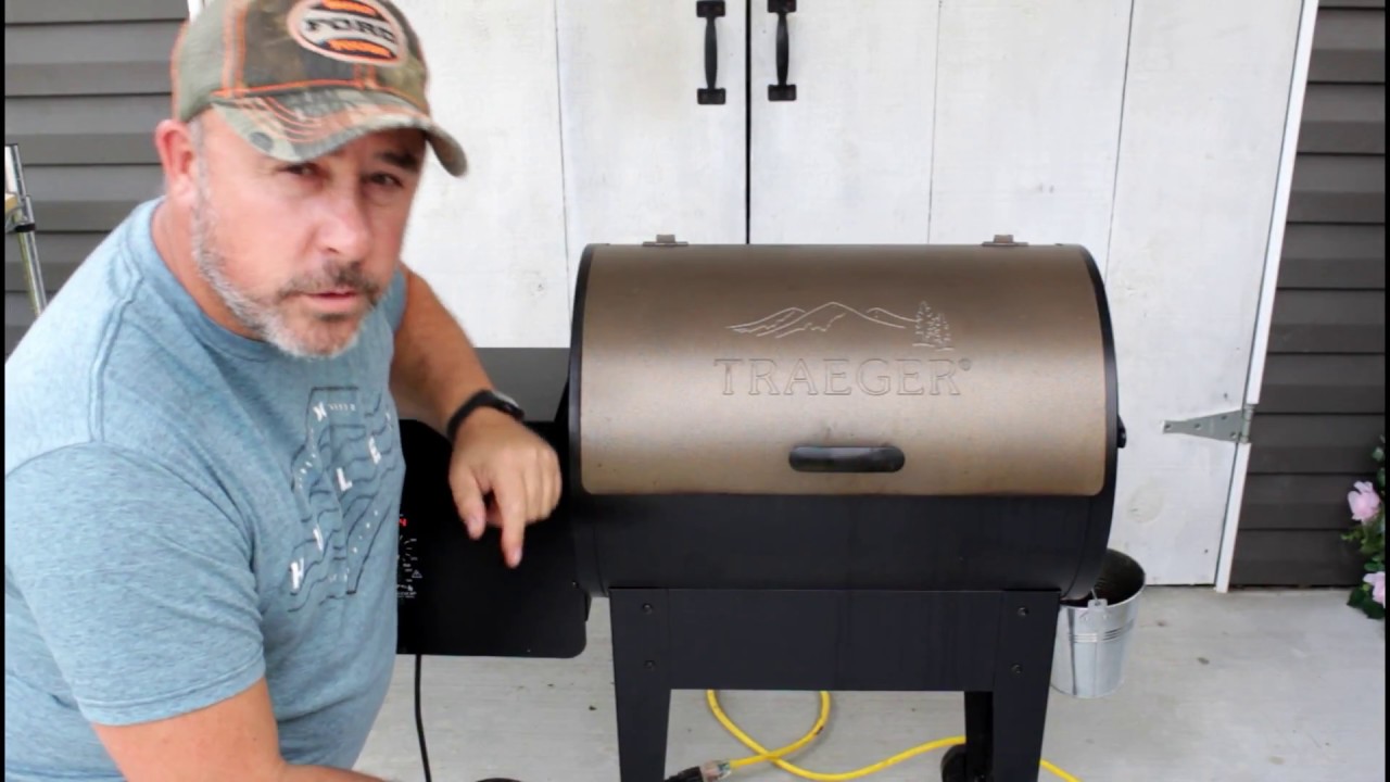 reveiw on the traeger mini 20 elite smoker - YouTube