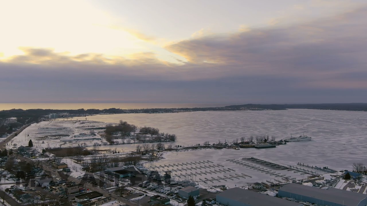 Winter Evening above Muskegon - YouTube