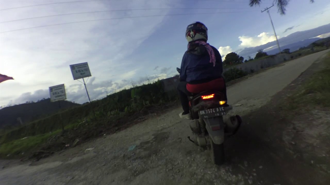 Jalan Lintas Balige menuju lokasi wisata Tarabunga - YouTube