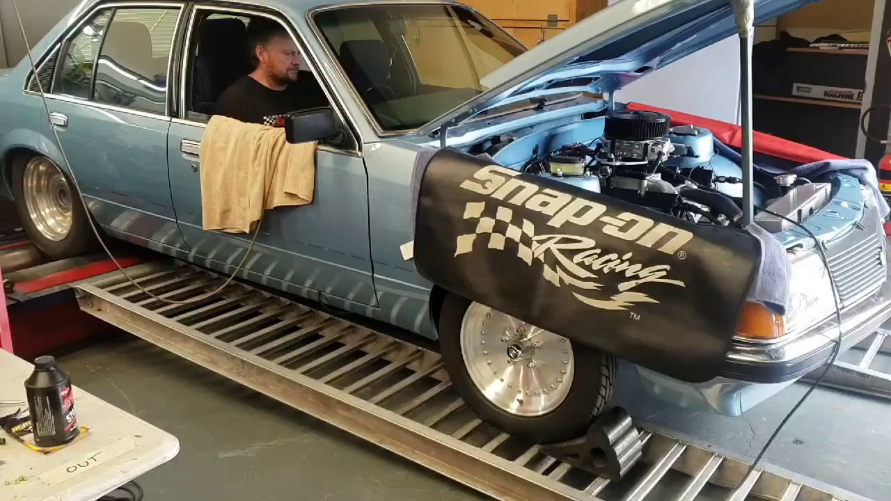 Holden VH Commodore 355ci Stroker - YouTube