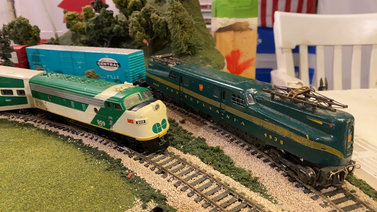 Running Ho Scale Model Trains Live - YouTube