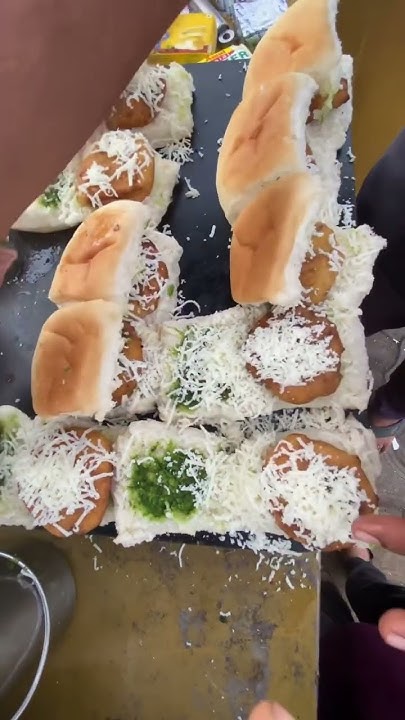 Famous Vada pav street food #vadapav #youtubeshorts #trending #viralshort #grill #fastfood ...