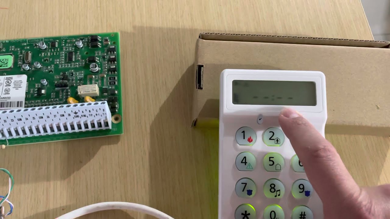 Reset PC1832, como volver a valores de fábrica un panel DSC? - YouTube