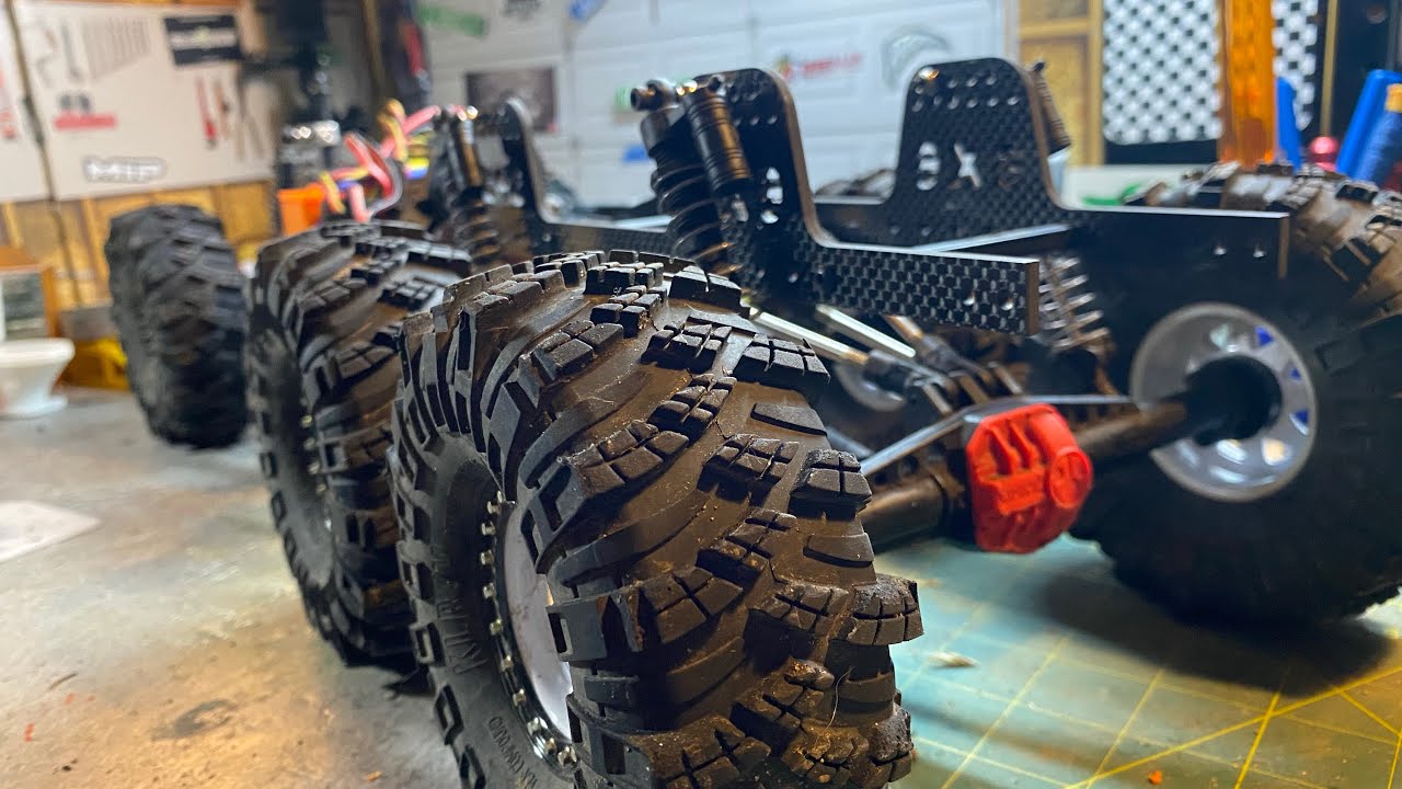 Building the Gspeed carbon fiber 6x6 - YouTube