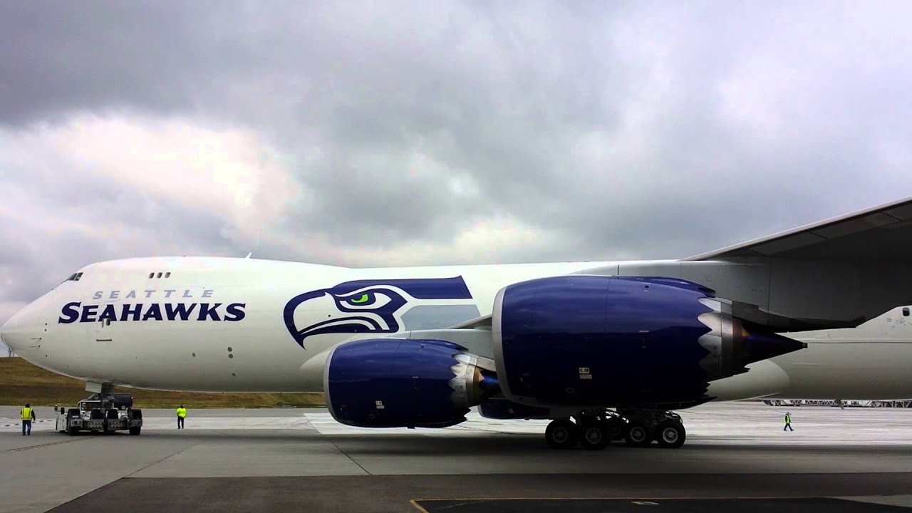 Boeing 747-8 Seahawks 12 @ PAE, Feb. 2014 - YouTube