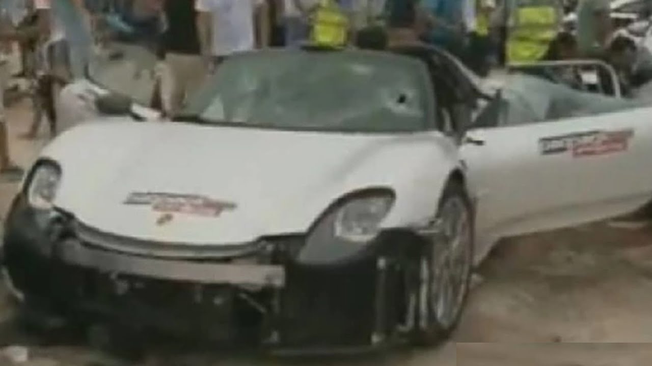 PORSCHE 918 SPYDER CRASH IN MALTA AND GOES ON THE CROWD - YouTube