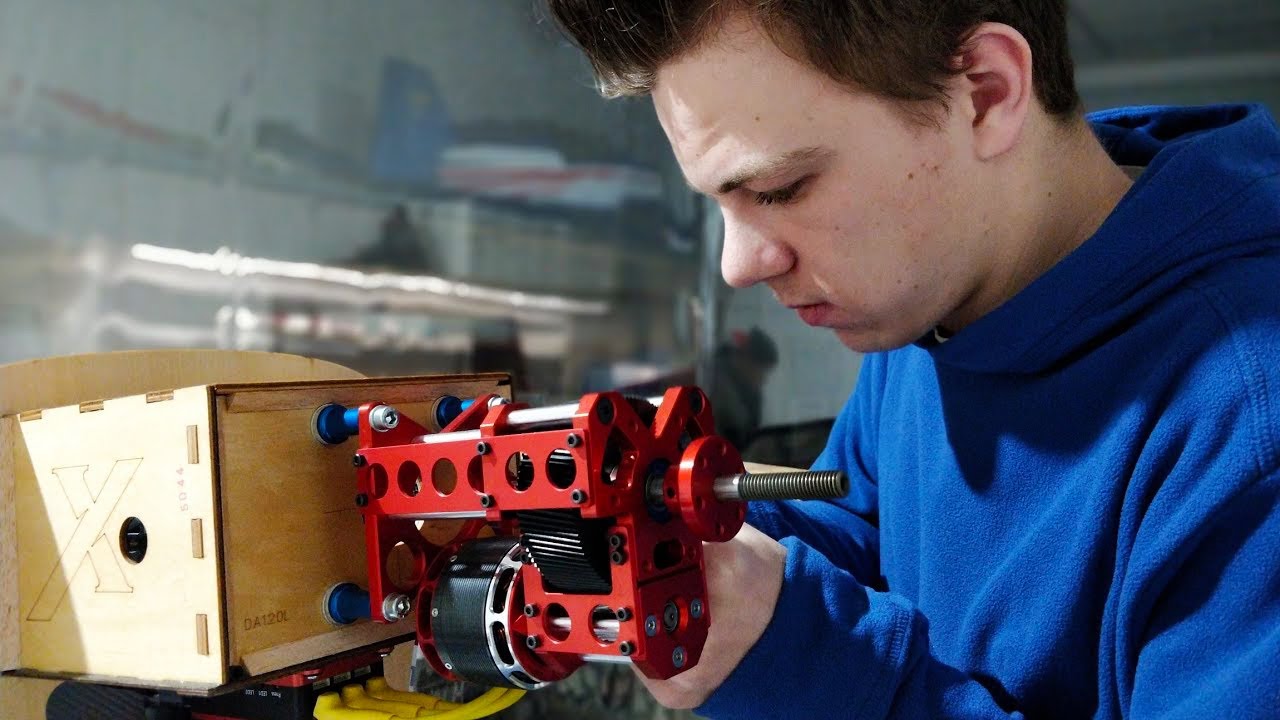 Die letzten Bauschritte! | Besuch von Mr. Crankshaft - YouTube