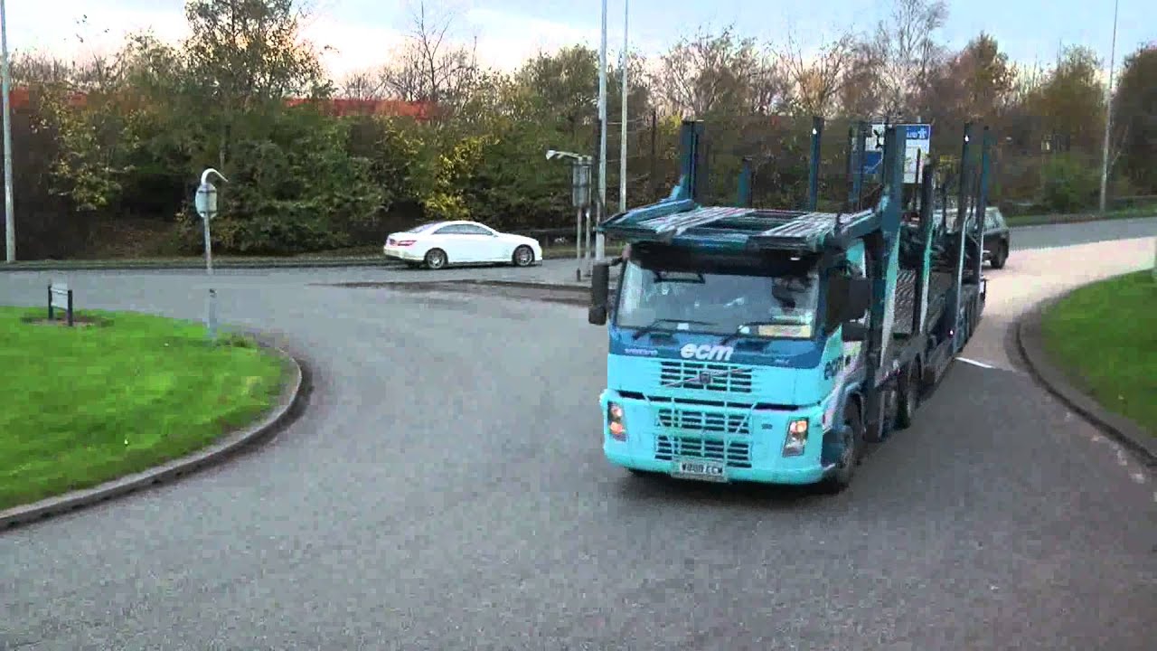 TRUCKS AT LYMM SERVICES CHESHIRE NOVEMBER 2011 - YouTube