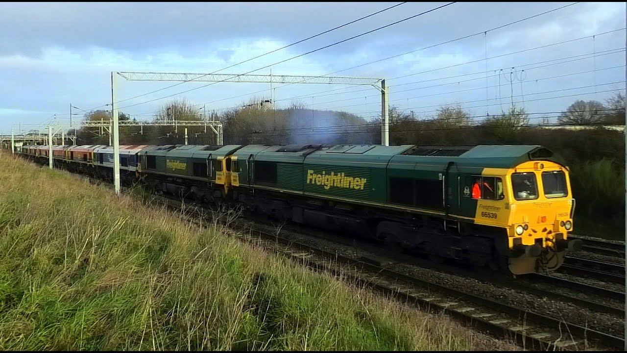 CONVOY of the YEAR!!!! 4 class 59s plus 4 class 66s!!! 4th January, 2023 - YouTube