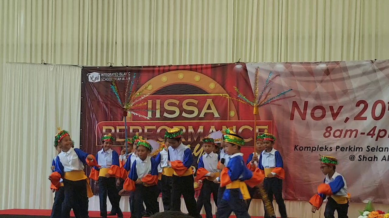 Yumna's Performance Day IISSA - angklung 2019(5) - YouTube