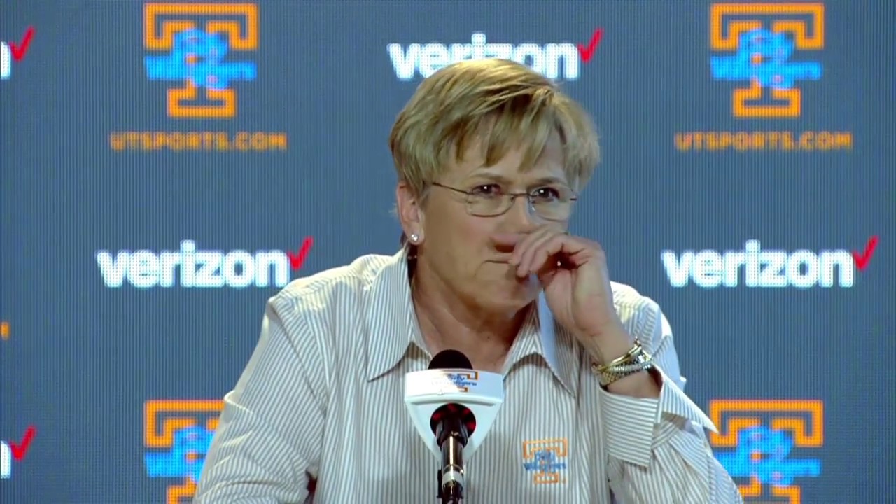 Holly Warlick Press Conference - 4.6.17 - YouTube
