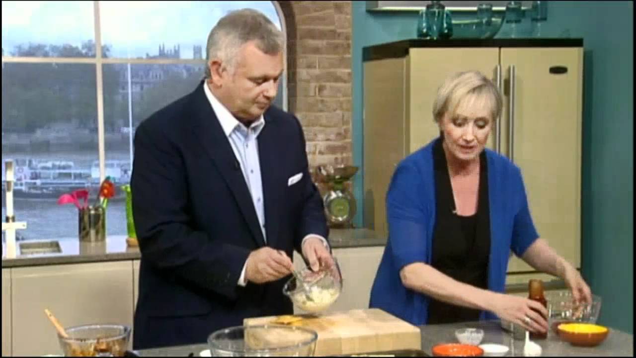 Leslie Waters cooking Smoky paprika chicken with chunky baked chips ...