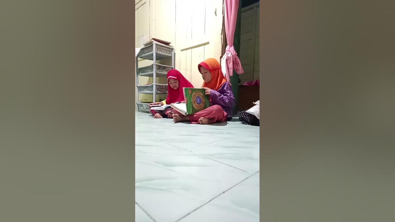 Putri & zaskia - YouTube