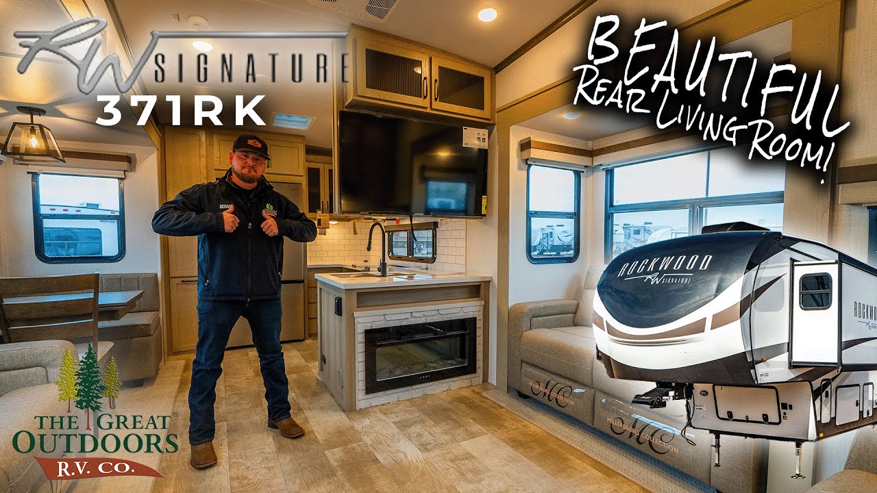 BEAUTIFUL Rear Kitchen Luxury Fifth Wheel! - 2024 Rockwood Signature ...