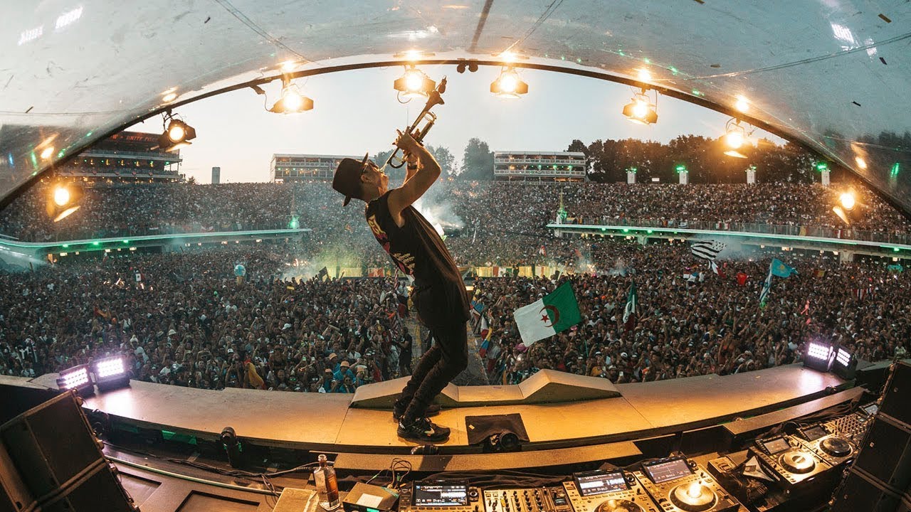 Timmy Trumpet & Azteck & Darren Style - Dance Tonight (LIVE ...