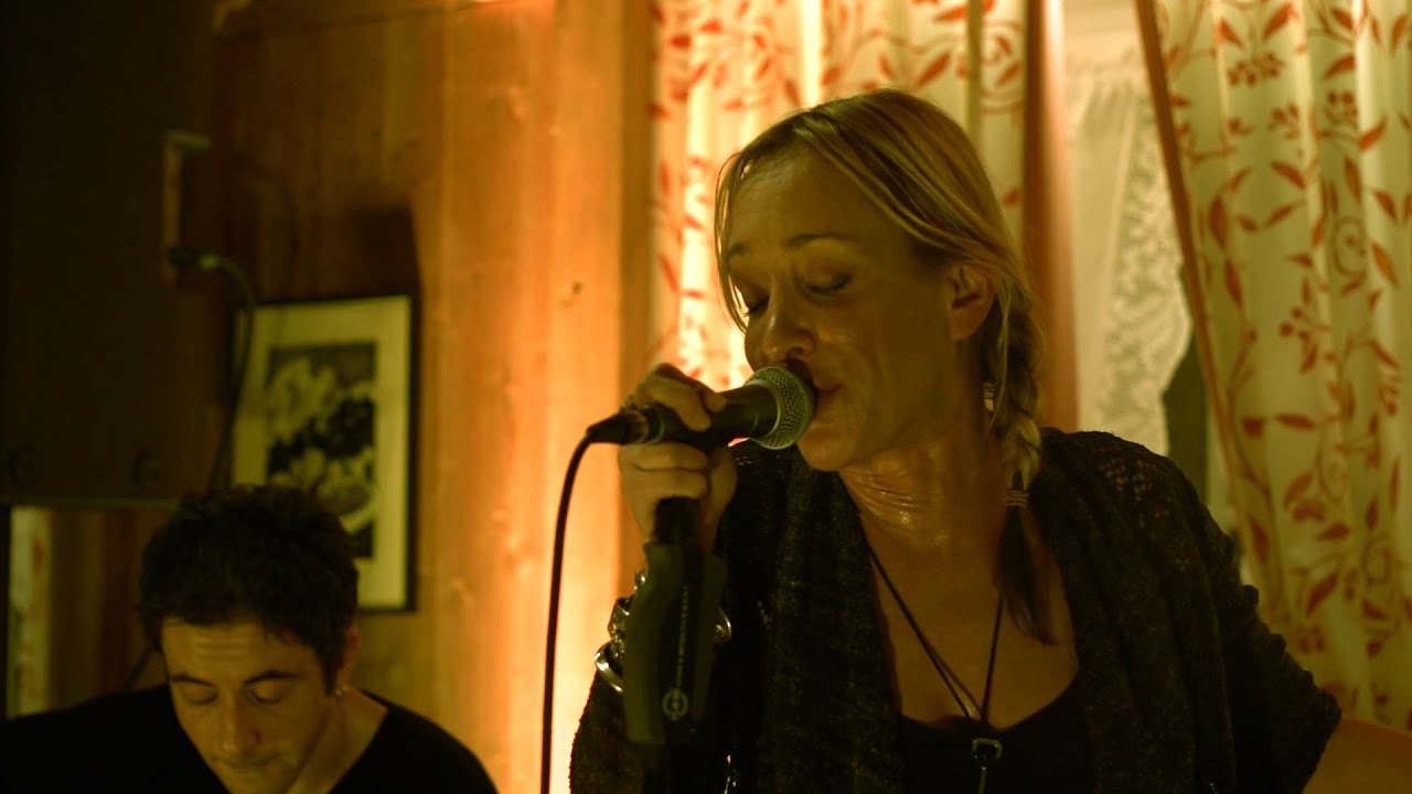 Shelly Bonet - LIVE & UNPLUGGED in Bad Hindelang Hotel Sonne - YouTube