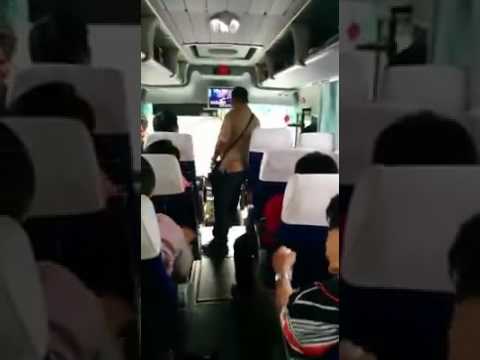 aphiau jadi pemandu wisata. orang sengkubang