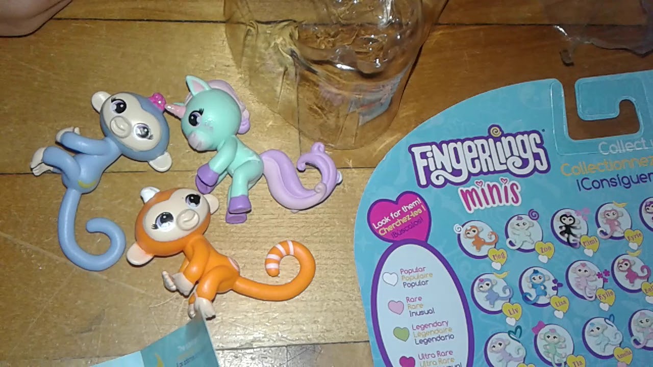 Amelia unboxes a WowWee Fingerlings Minis 3 Pc Surprise Pack Finger ...