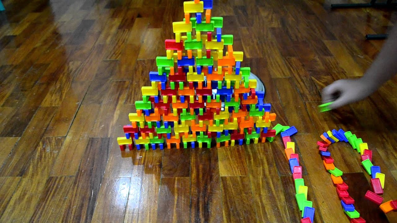 My personal domino 2D pyramid 236 dominoes - YouTube