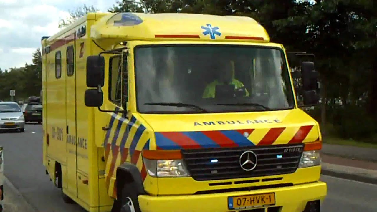 MICU Ambulance 01-301 van Groningen met A1 richting het UMCG - YouTube