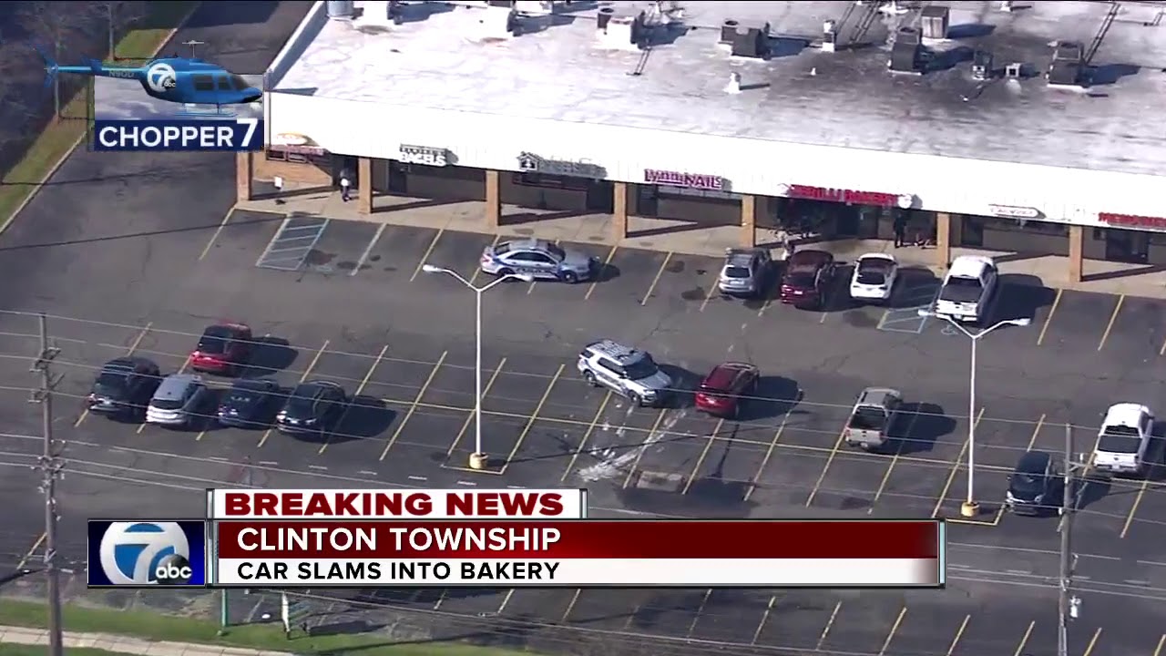 Car slams into Zerilli's Bakery in Clinton Township - YouTube