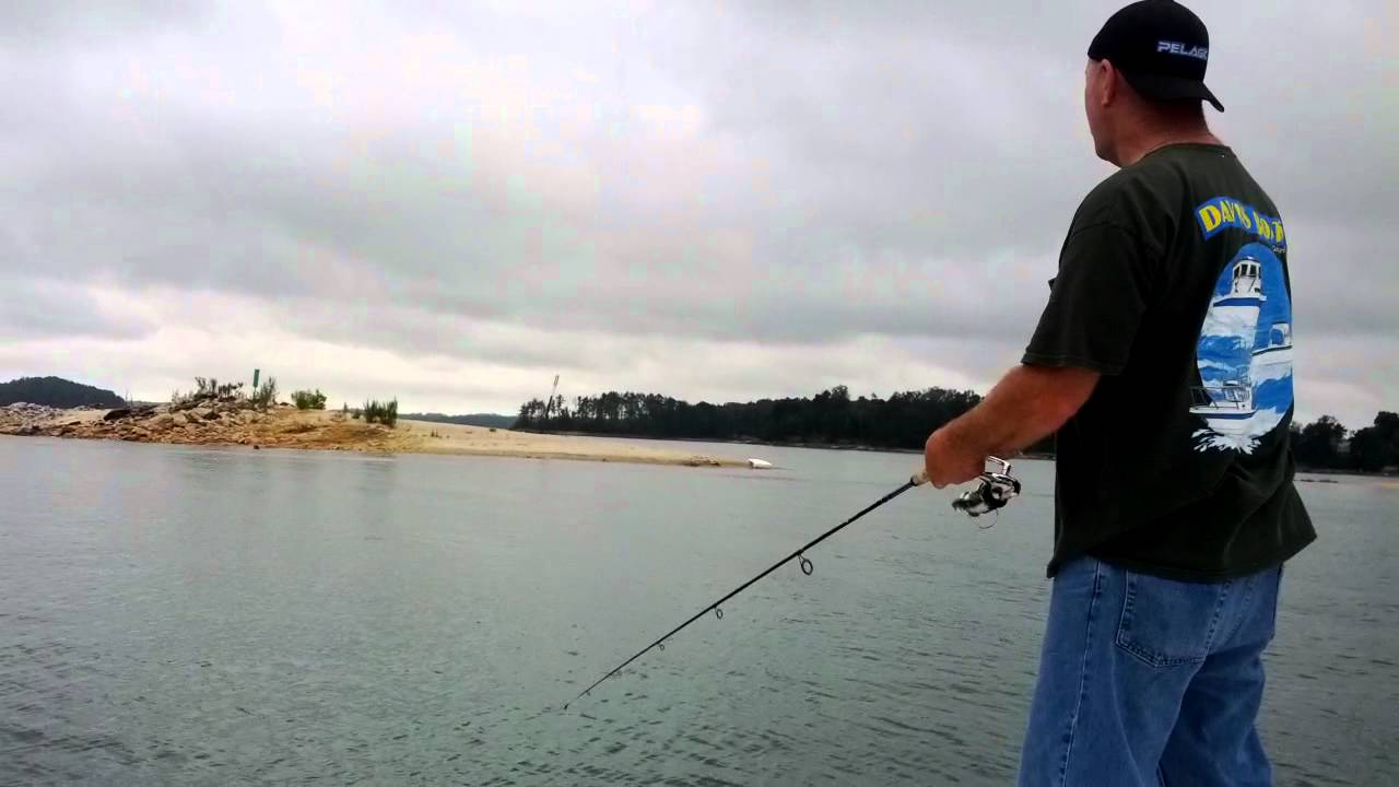 Leo fishing at Lake Lanier - YouTube
