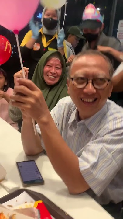Ulang tahun di MCD. - YouTube