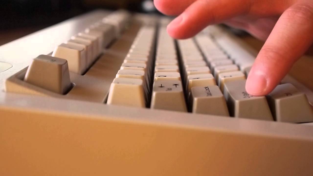 IBM Model M Buckling Spring SOUND VID - YouTube