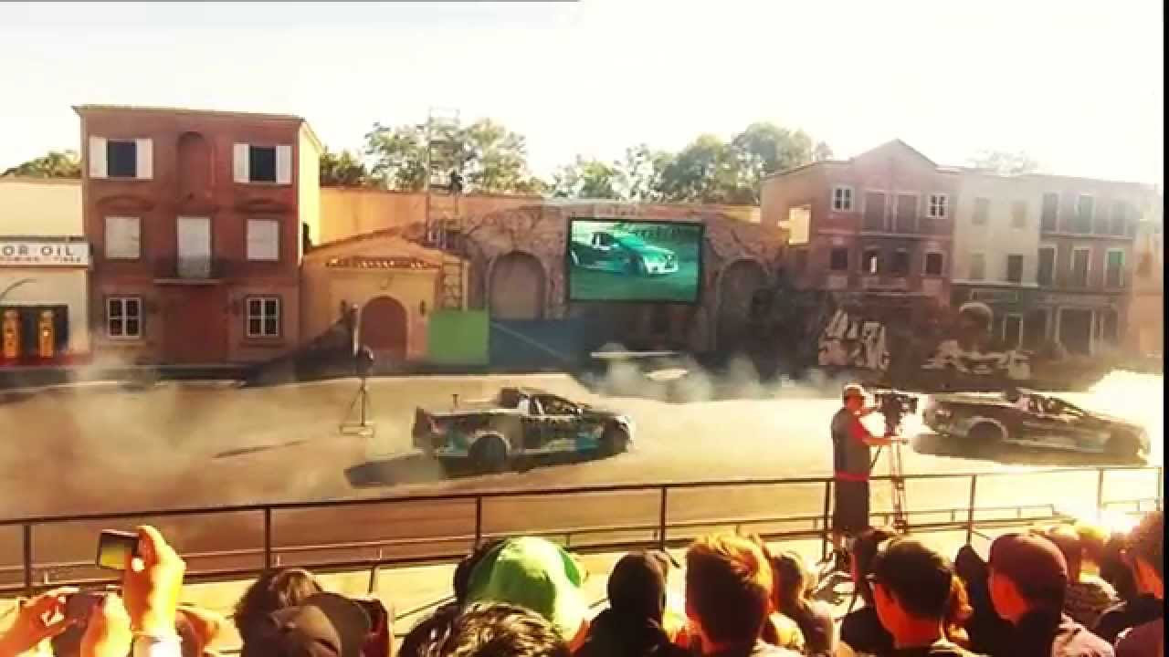 Hollywood Stunt Drivers Car Show, Movie World Australia: GoPro - YouTube