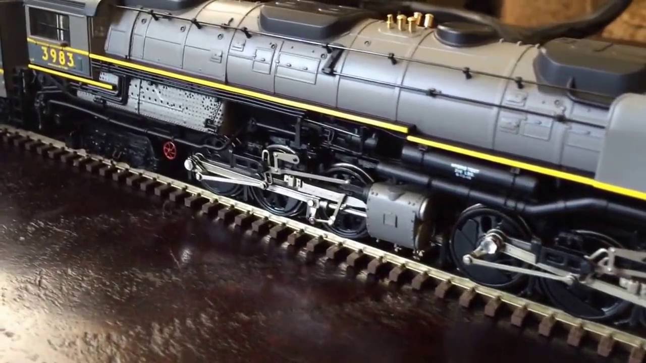 Lionel HO Challenger test - YouTube