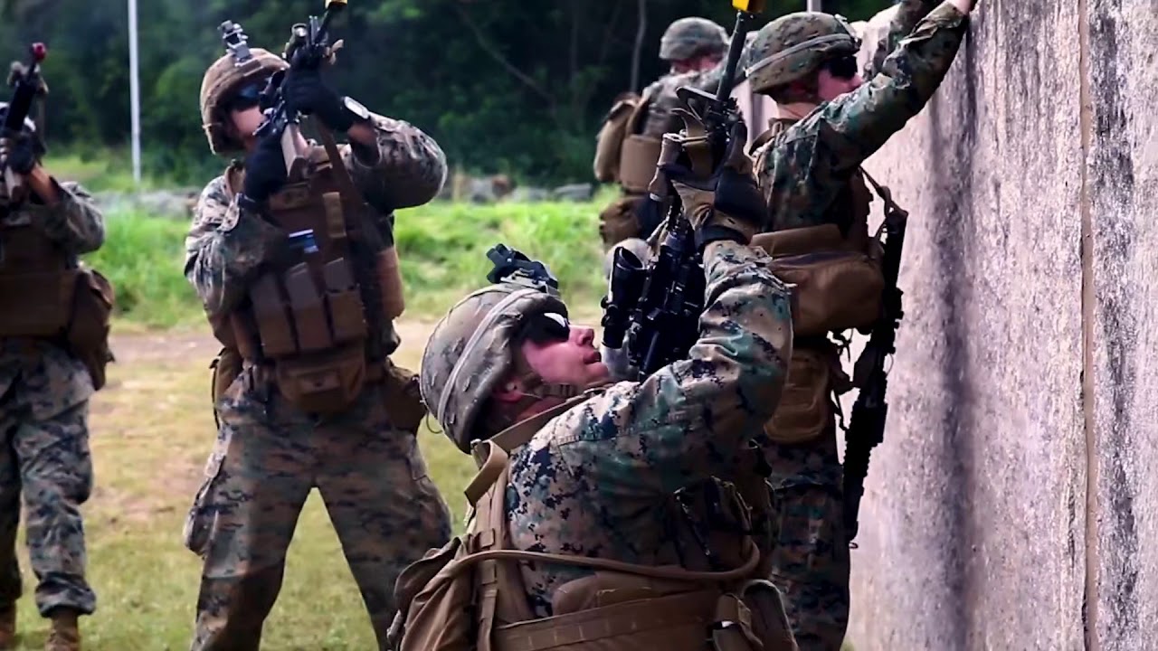 Marines Conduct MOUT At MCB Hawaii - YouTube